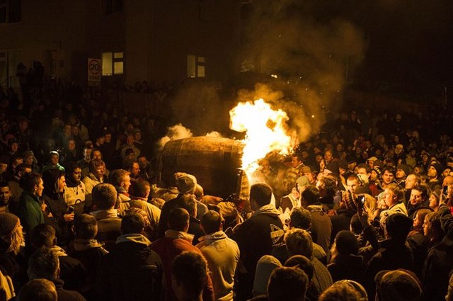 Tar Barrels | Ottery St Mary Info